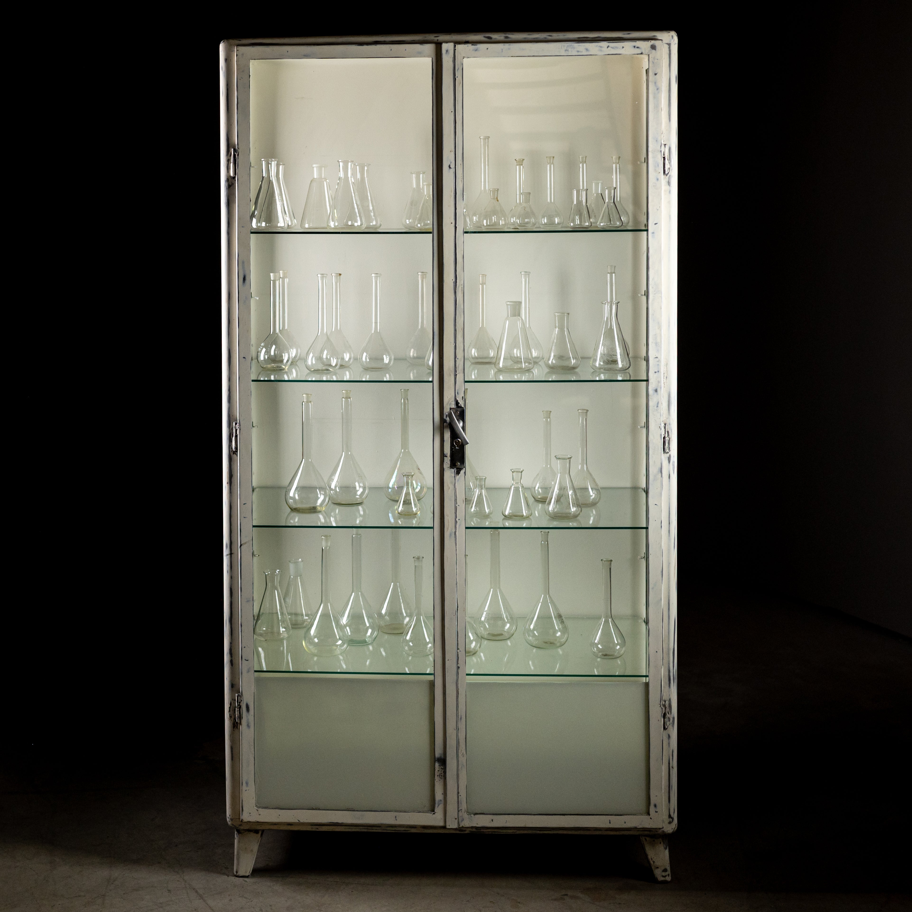 Medisinsk Skap fra 60-tallet – Letek & Co Industrial Antiques and Interiors